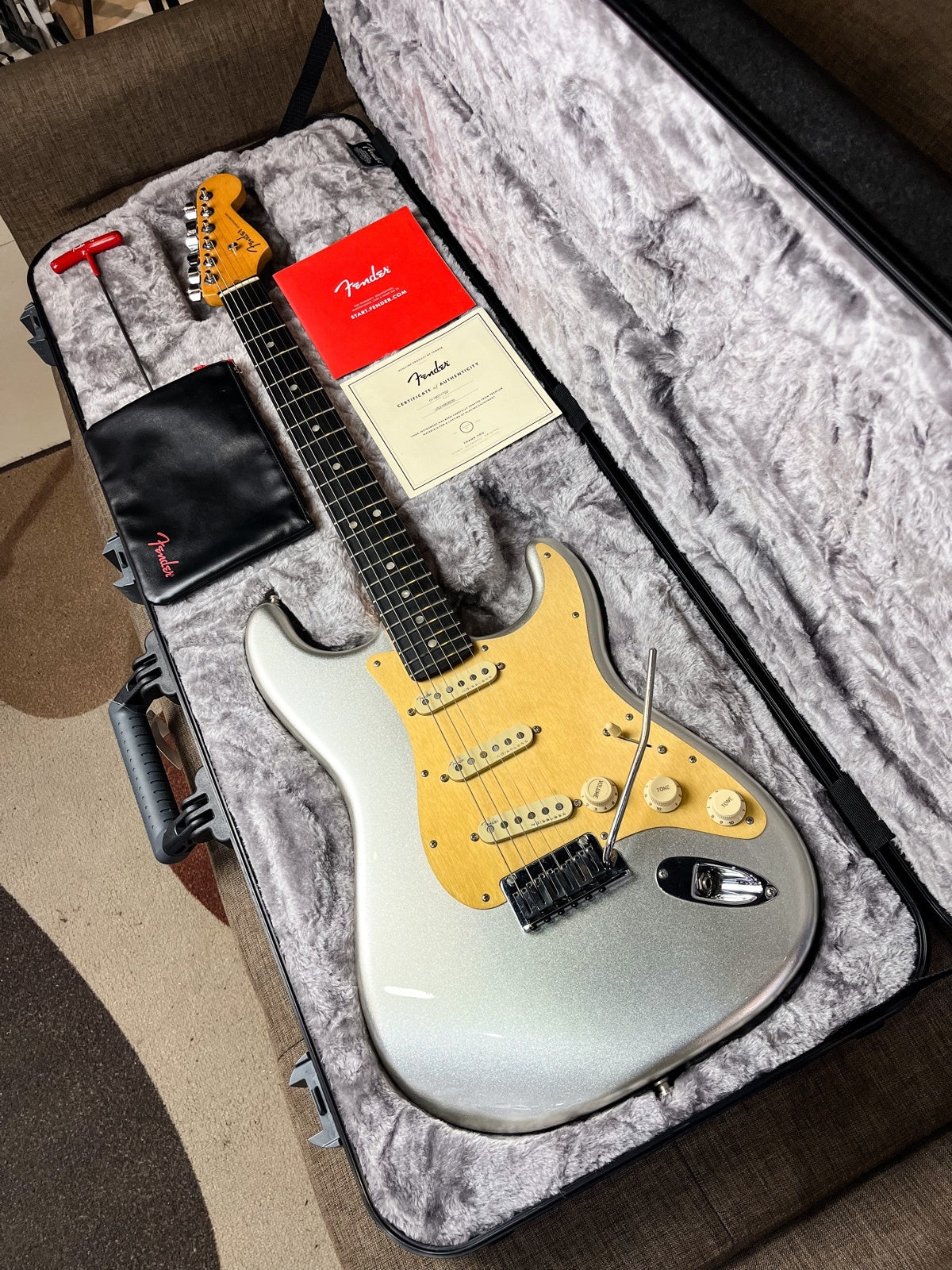 Fender Stratocaster American Ultra Quicksilver – smosyumusic-com